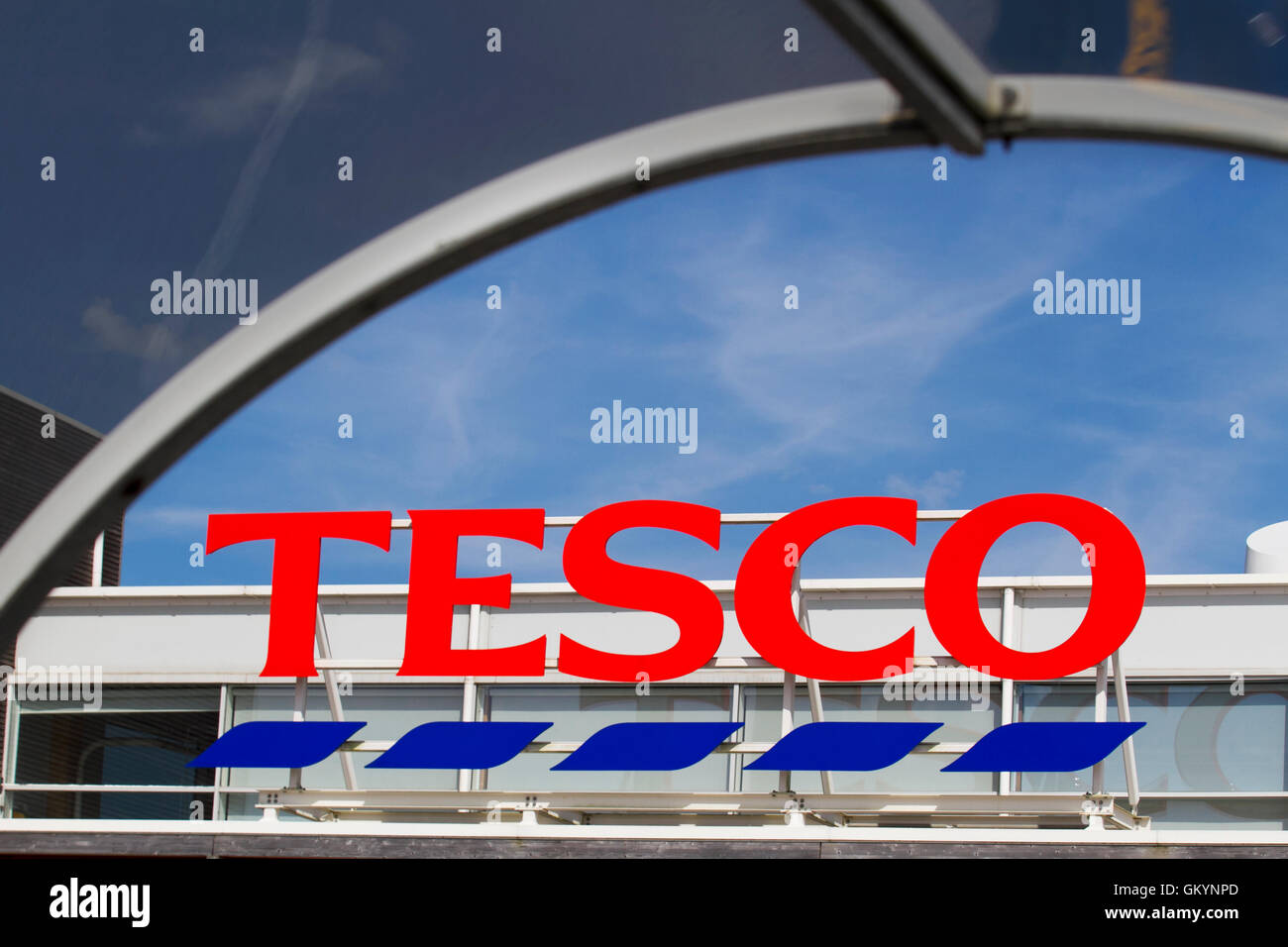 Tesco sign, with dark trolley cover, Chorley, Lancashire, UK Stock ...
