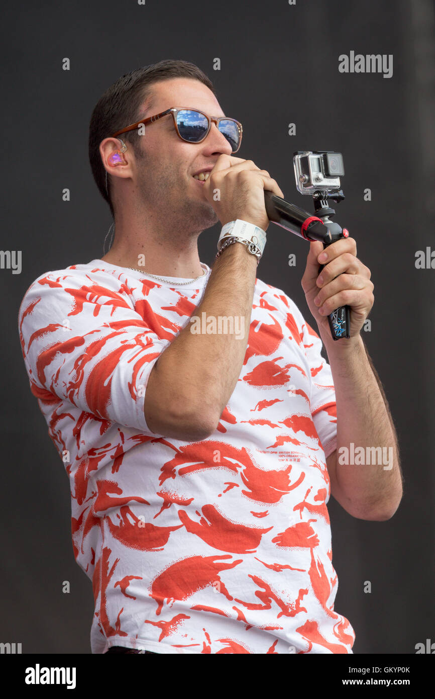 Example performing at the V Festival at Hylands Park,Chelmsford,Essex ...