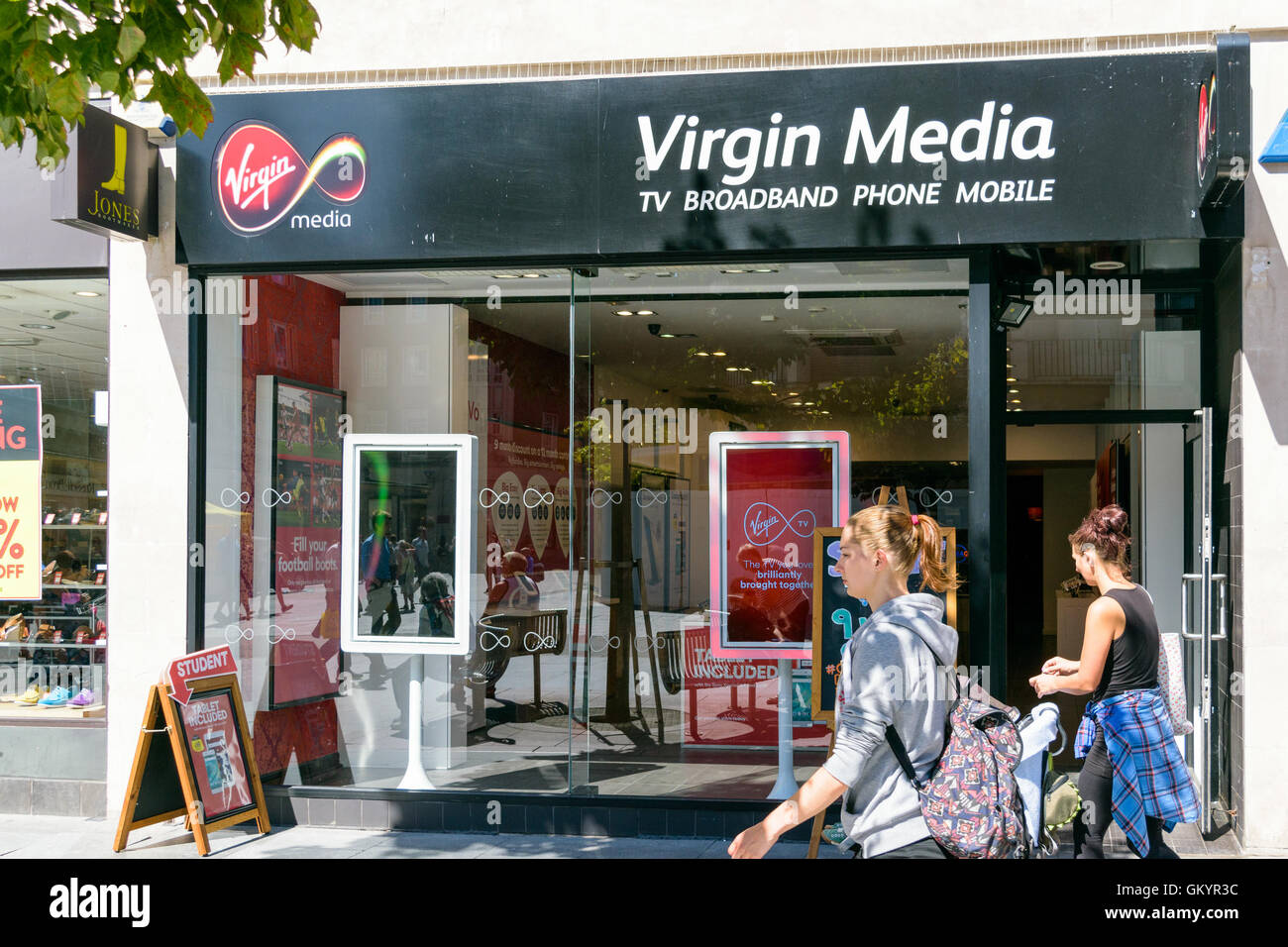 Virgin media broadband hi-res stock photography and images - Alamy