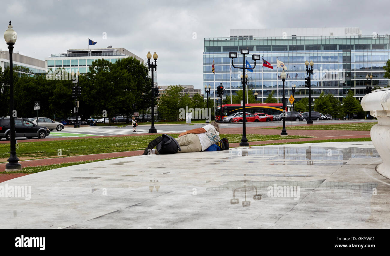 Homeless washington dc man hi-res stock photography and images - Alamy