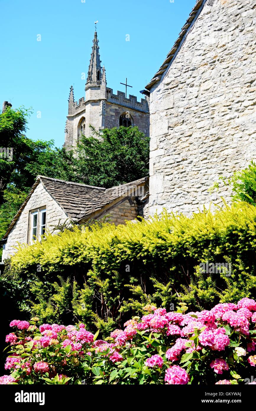 Castle combe garden hi-res stock photography and images - Alamy