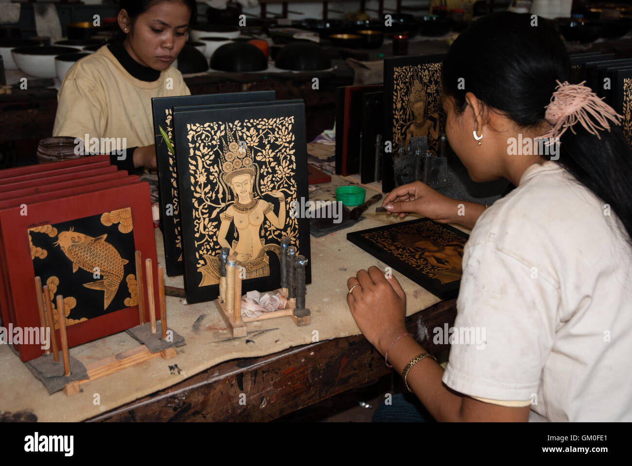 Les Artisans d'Angkor Stock Photo - Alamy