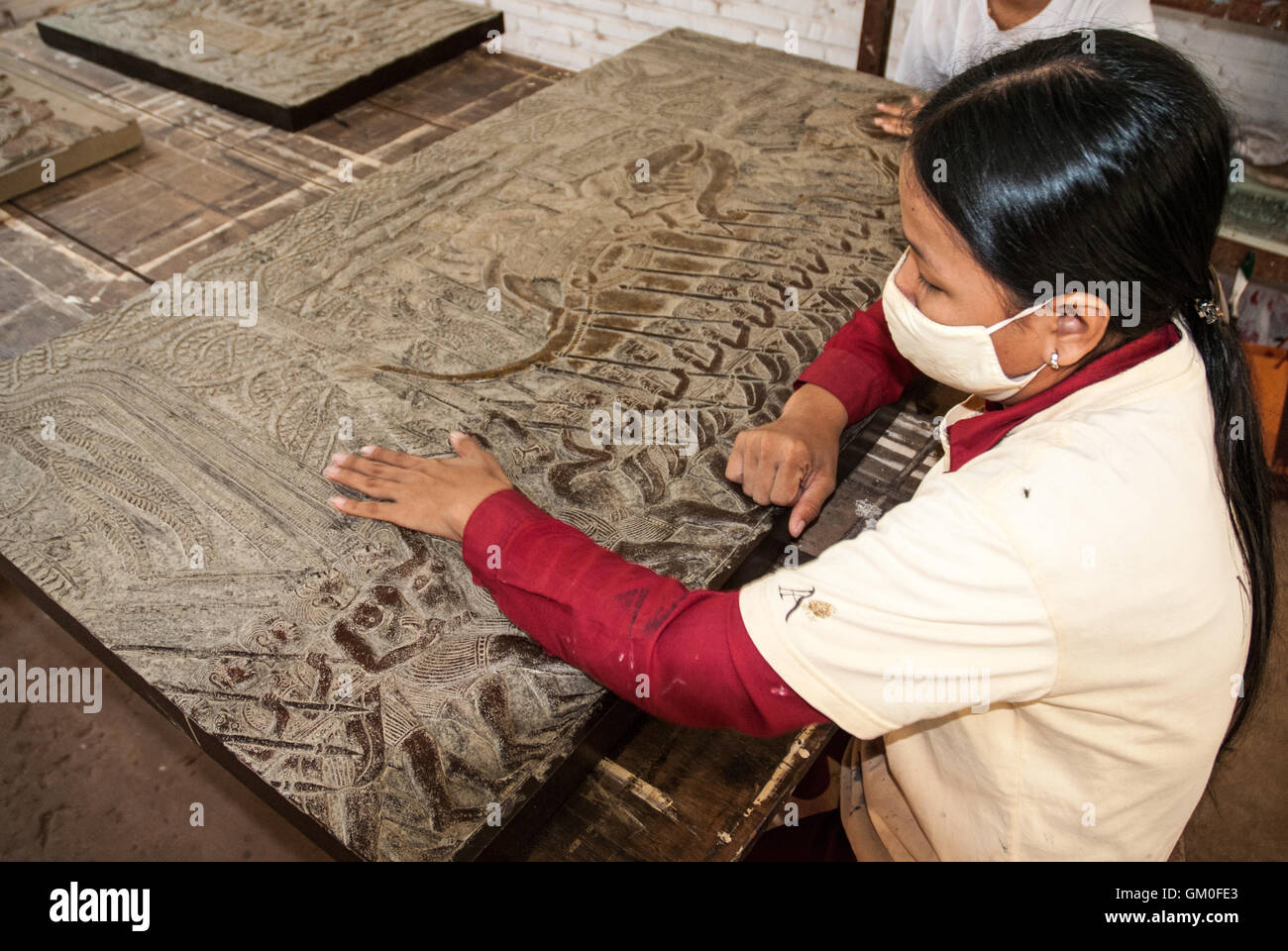 Les Artisans d'Angkor Stock Photo - Alamy