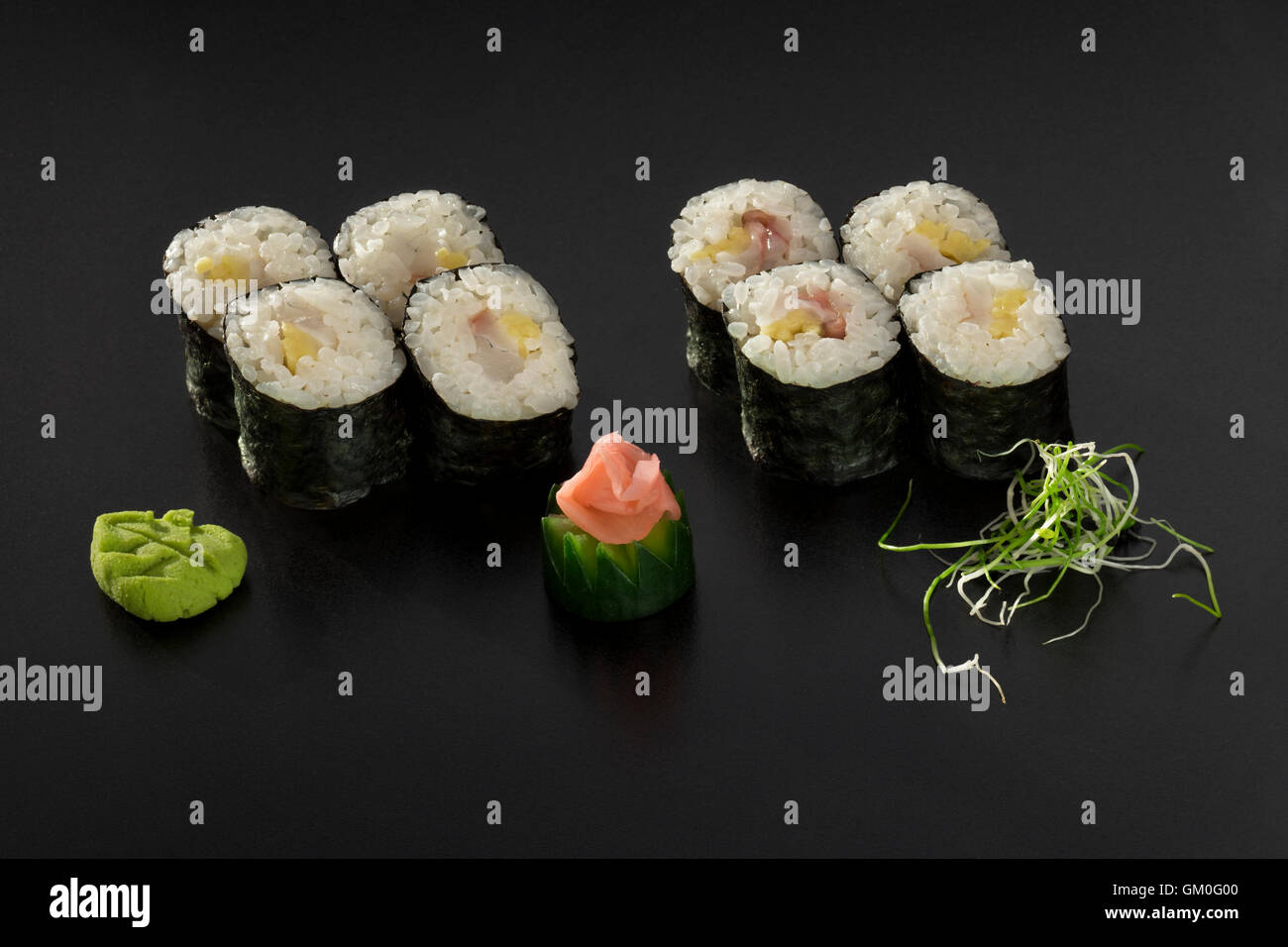 small sushi set Stock Photo - Alamy
