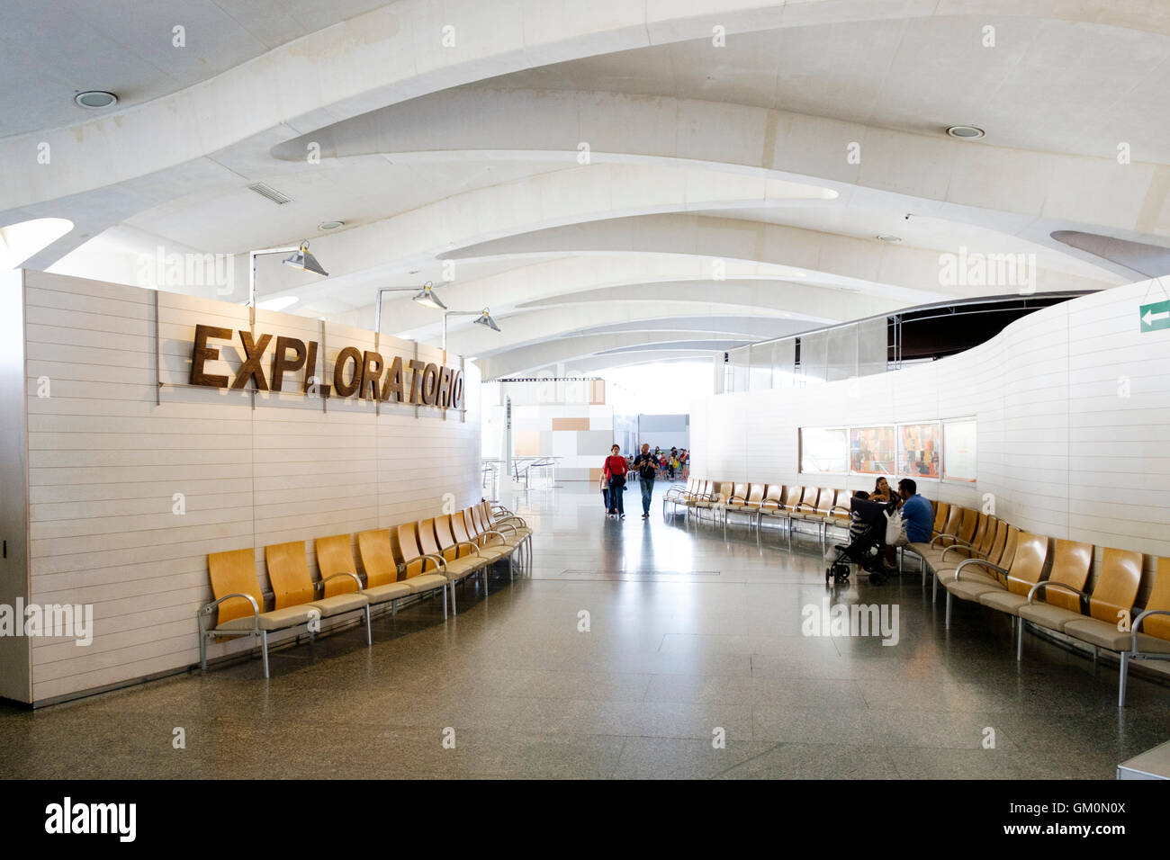 The science museum valencia interior hi-res stock photography and ...