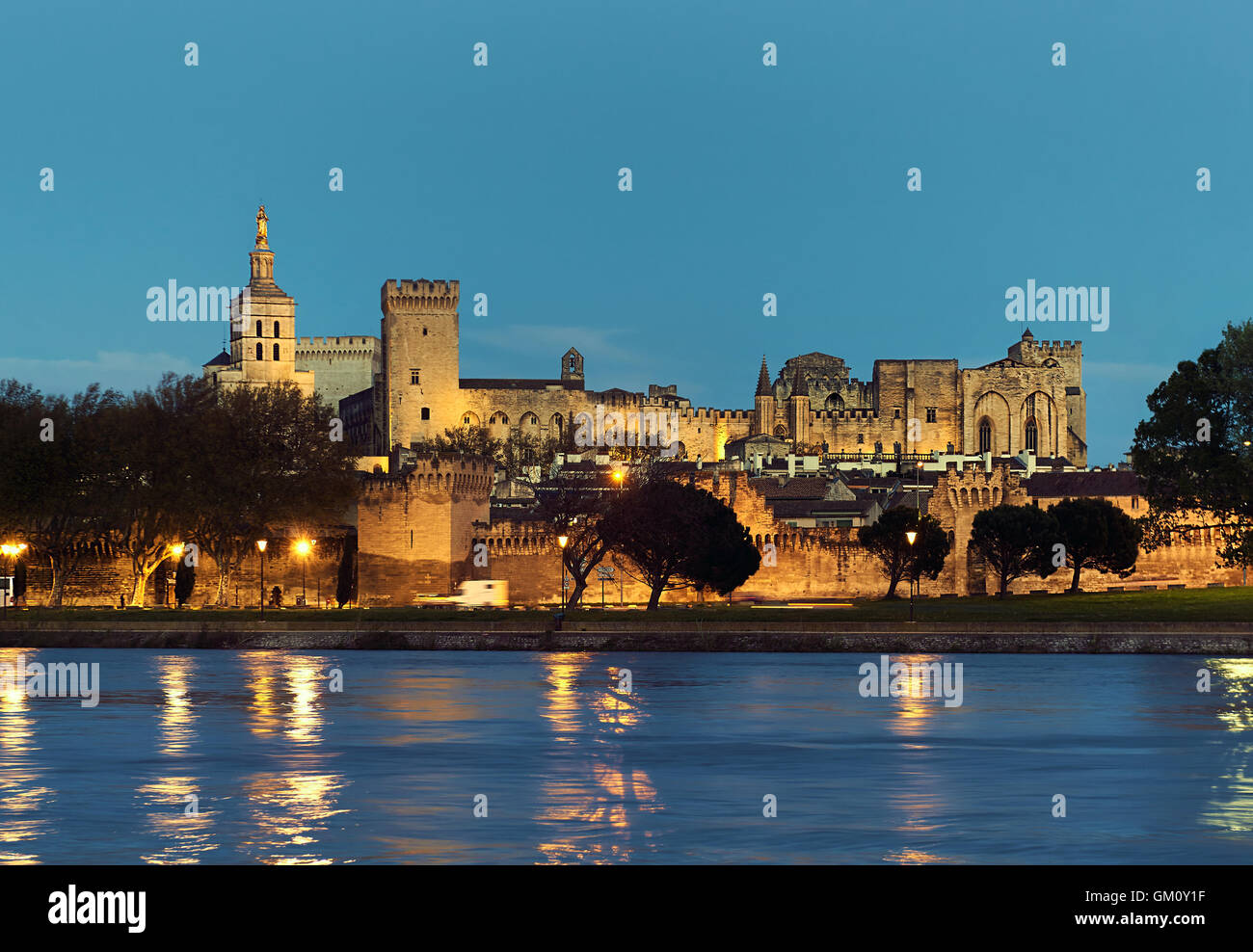 Skyline avignon hi-res stock photography and images - Alamy