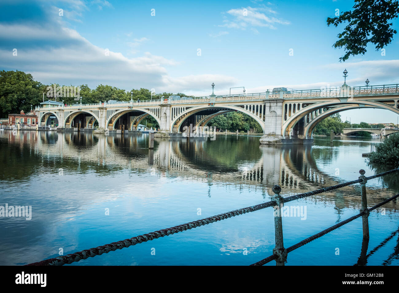 Richmond Lock and Footbridge is a lock and pedestrian bridge on the ...