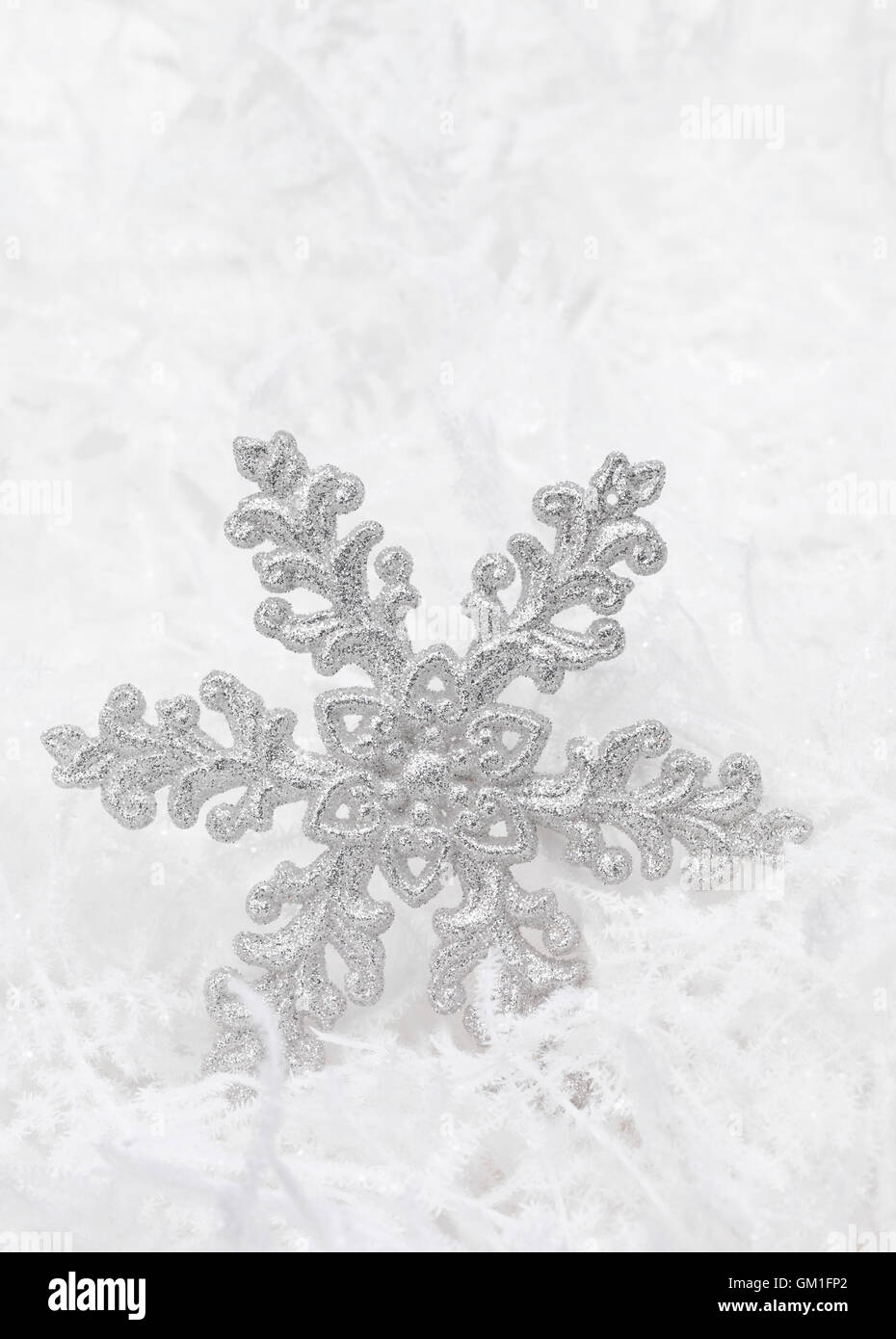 Silver christmas ornament snowflake hi-res stock photography and images ...