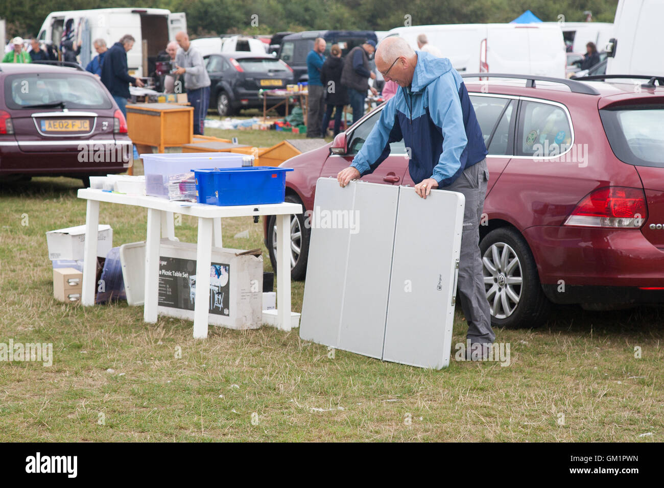 Customers tables hi-res stock photography and images - Alamy
