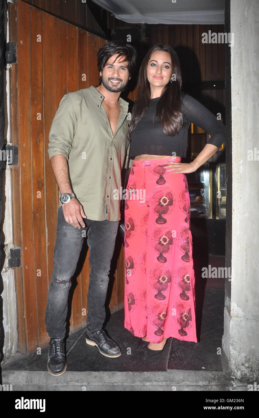 Sonakshi Sinha was seen partying with her co-actor and friend Shahid ...
