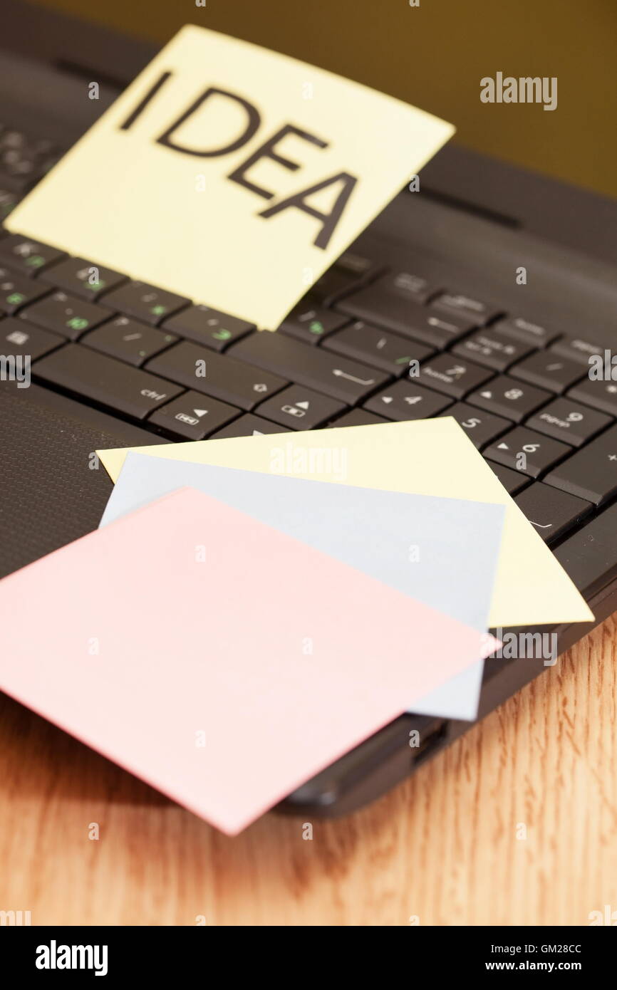 notes on a laptop Stock Photo - Alamy