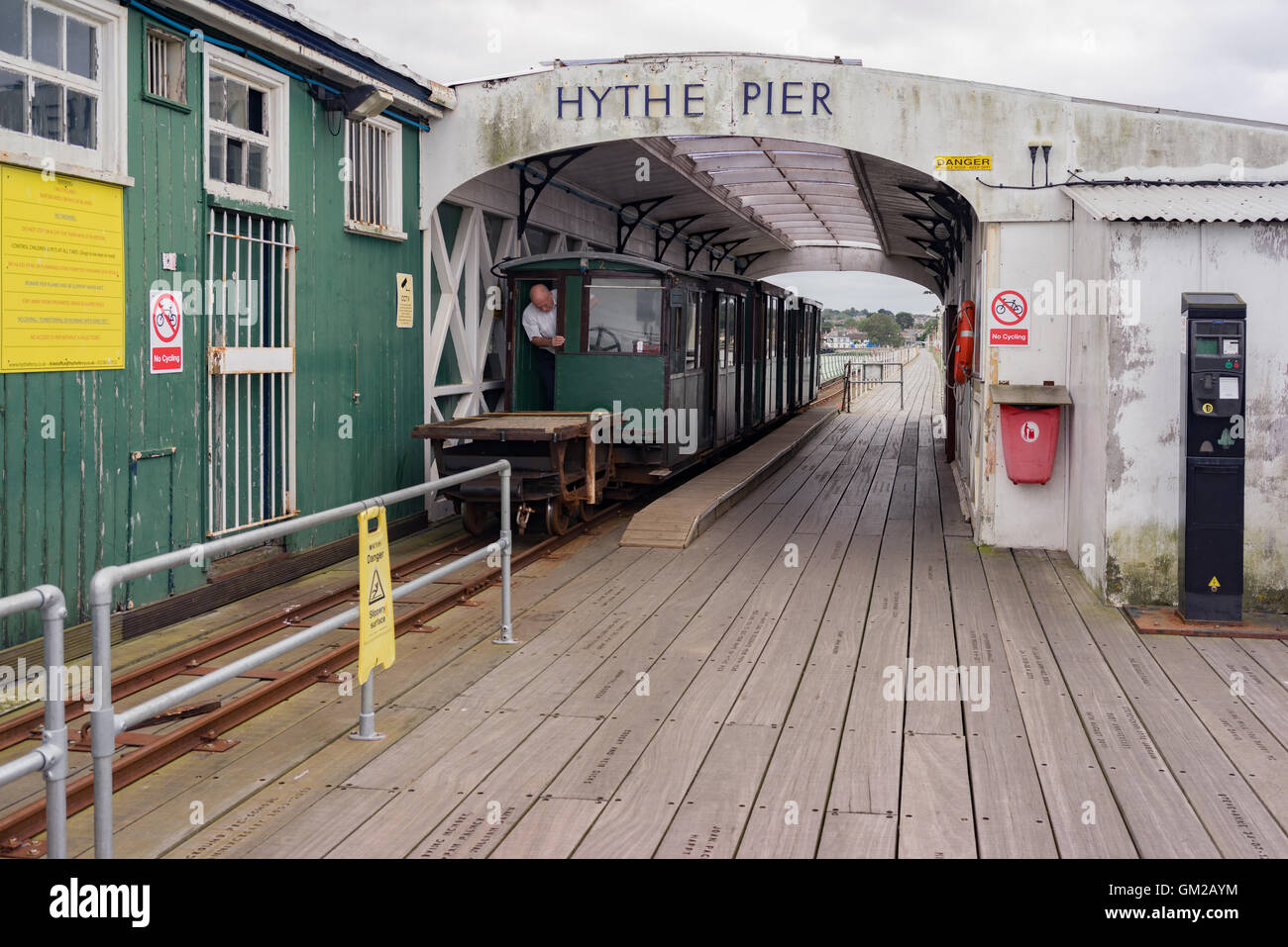 Hythe ferry pier railway southampton hi-res stock photography and ...