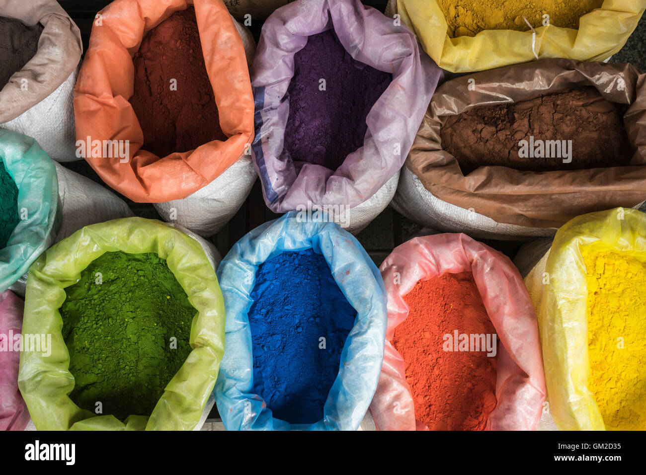 Multicolored powder pigments hi-res stock photography and images - Alamy