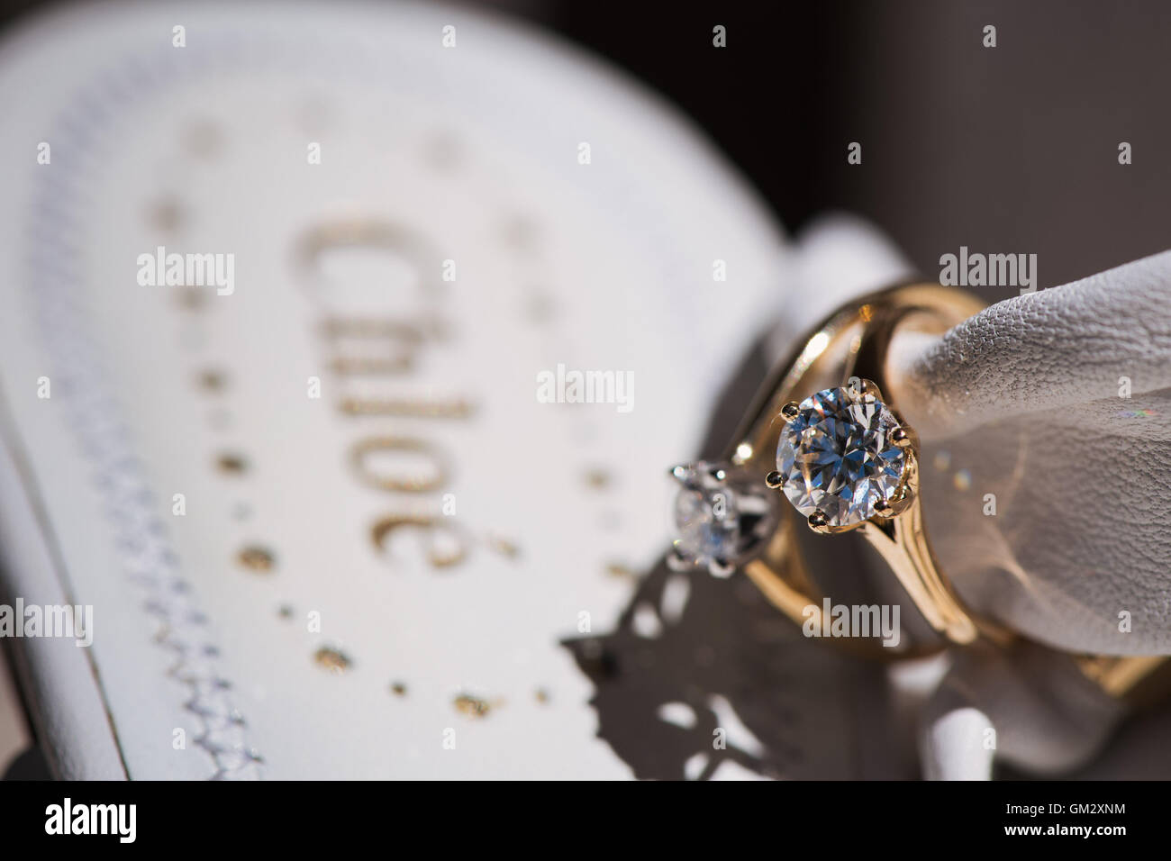 Engagement rings hi-res stock photography and images - Alamy