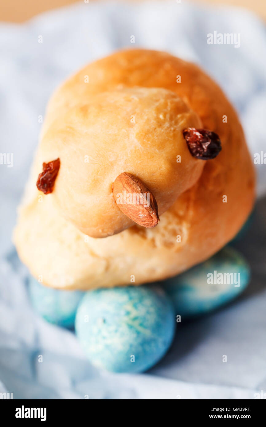 Easter bird hi-res stock photography and images - Alamy