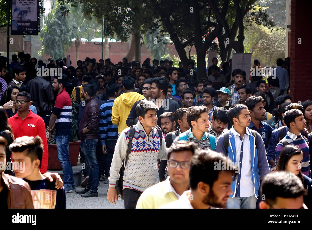 India celebration university students hi-res stock photography and ...