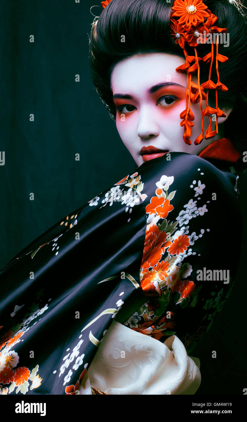 young pretty geisha in kimono Stock Photo - Alamy