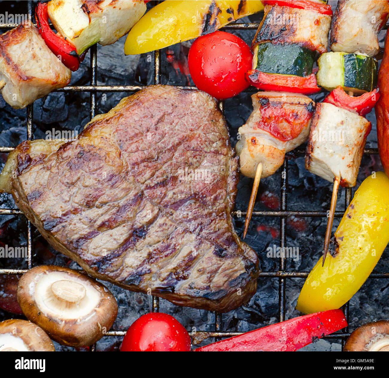 Grill top view hi-res stock photography and images - Alamy