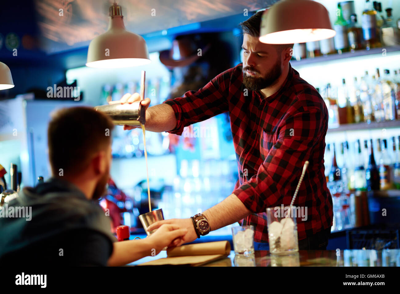 Bar counter people hi-res stock photography and images - Alamy