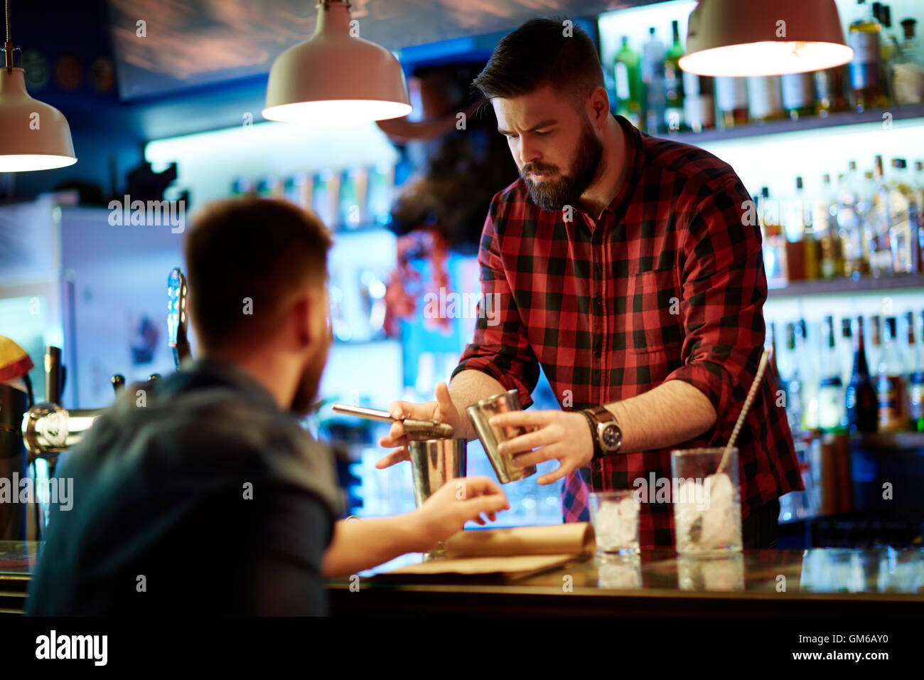 Barman at work Stock Photo - Alamy