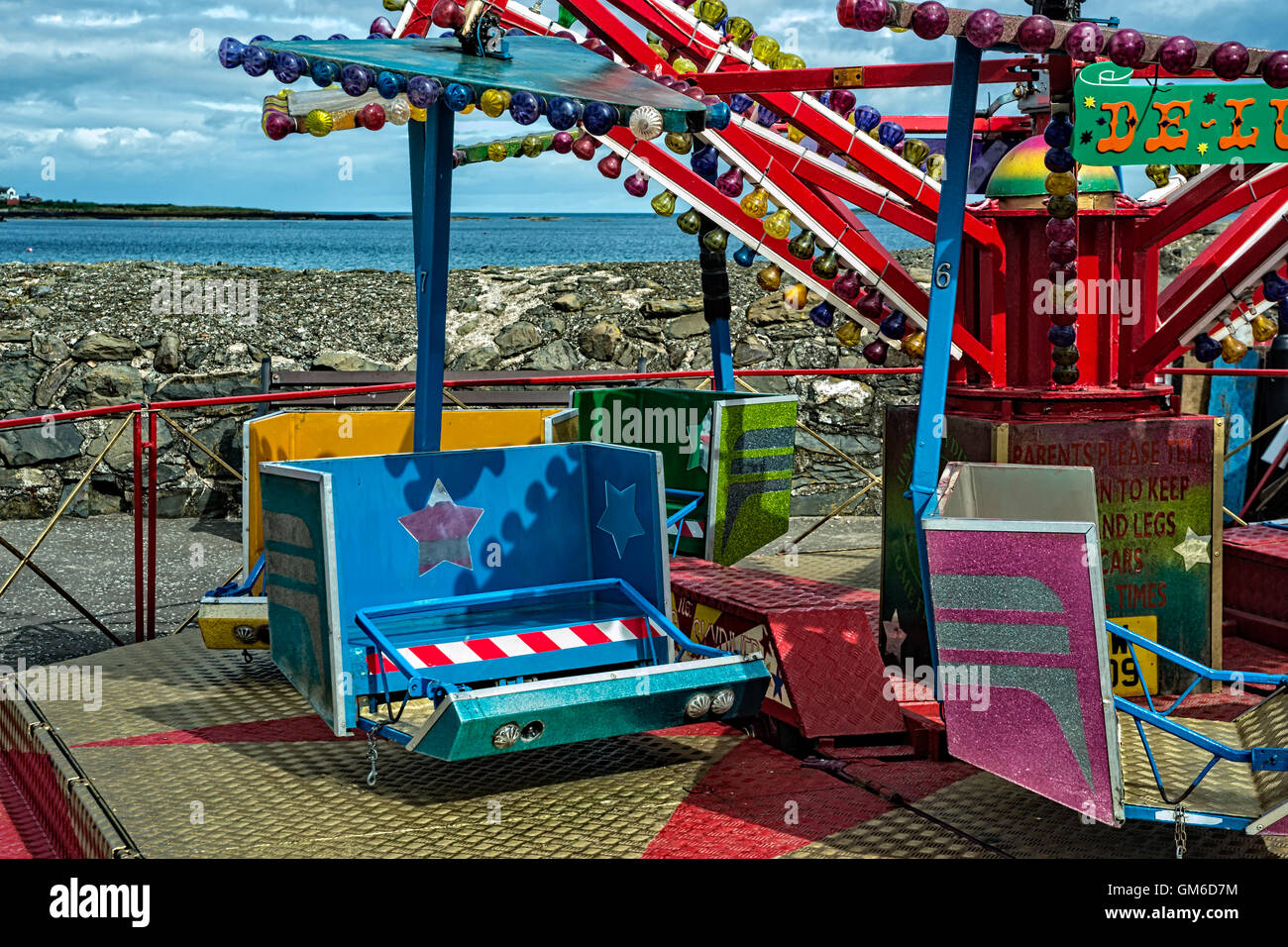Childrens roundabout hi-res stock photography and images - Alamy