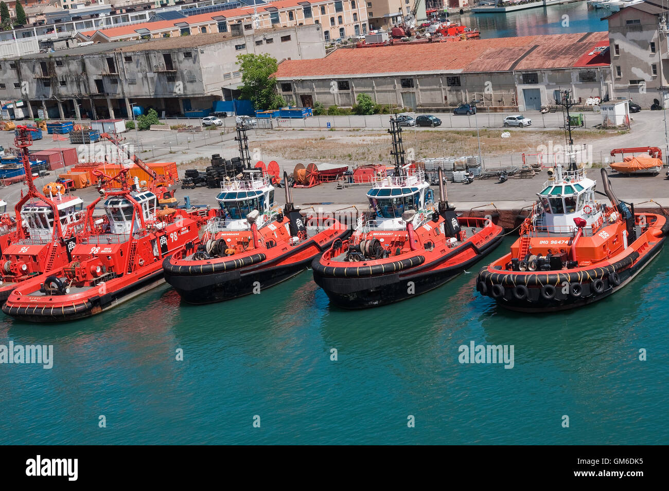 Harbour tugs hi-res stock photography and images - Alamy