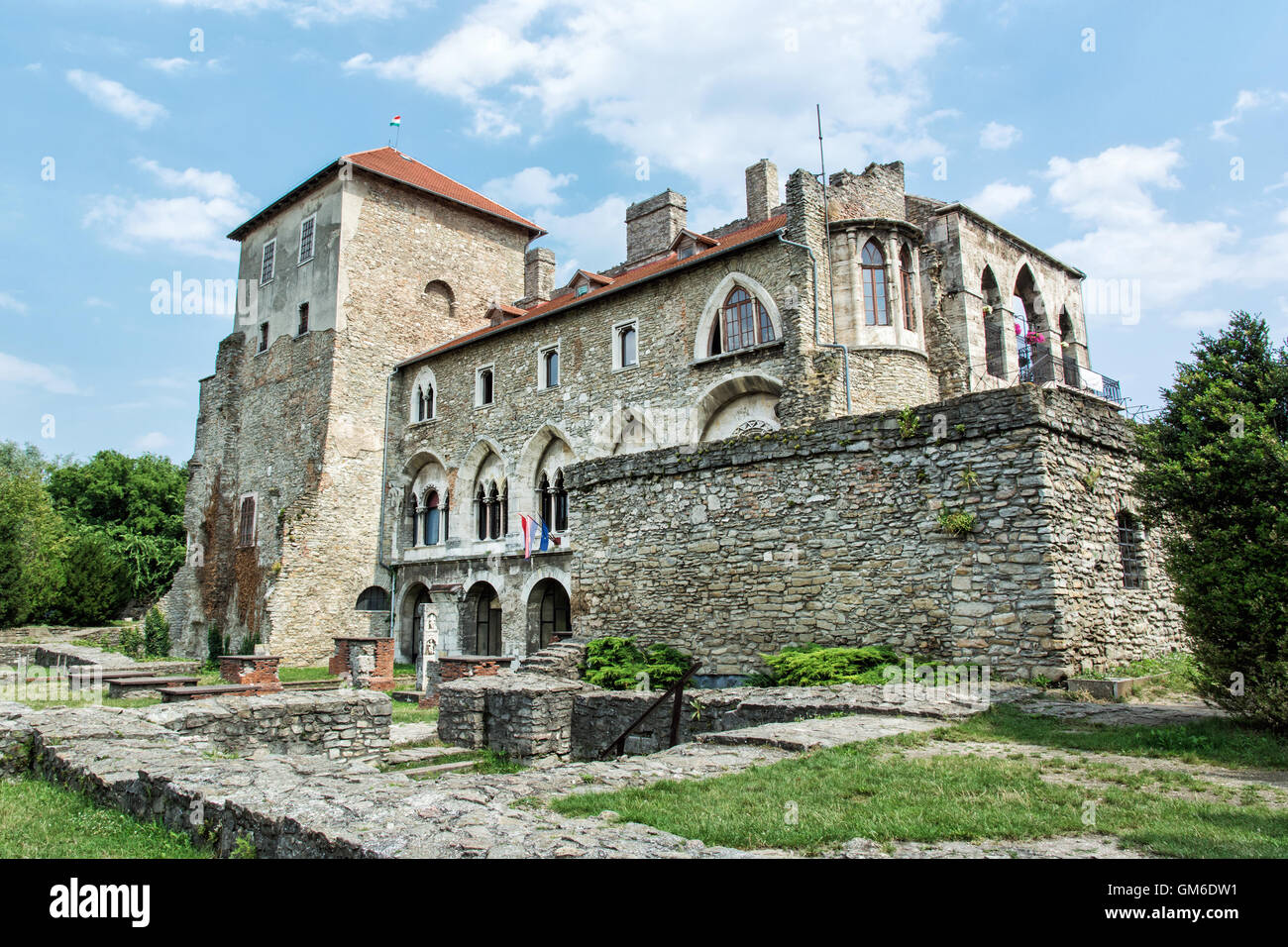 Tata hungary castle fortress old hi-res stock photography and images ...