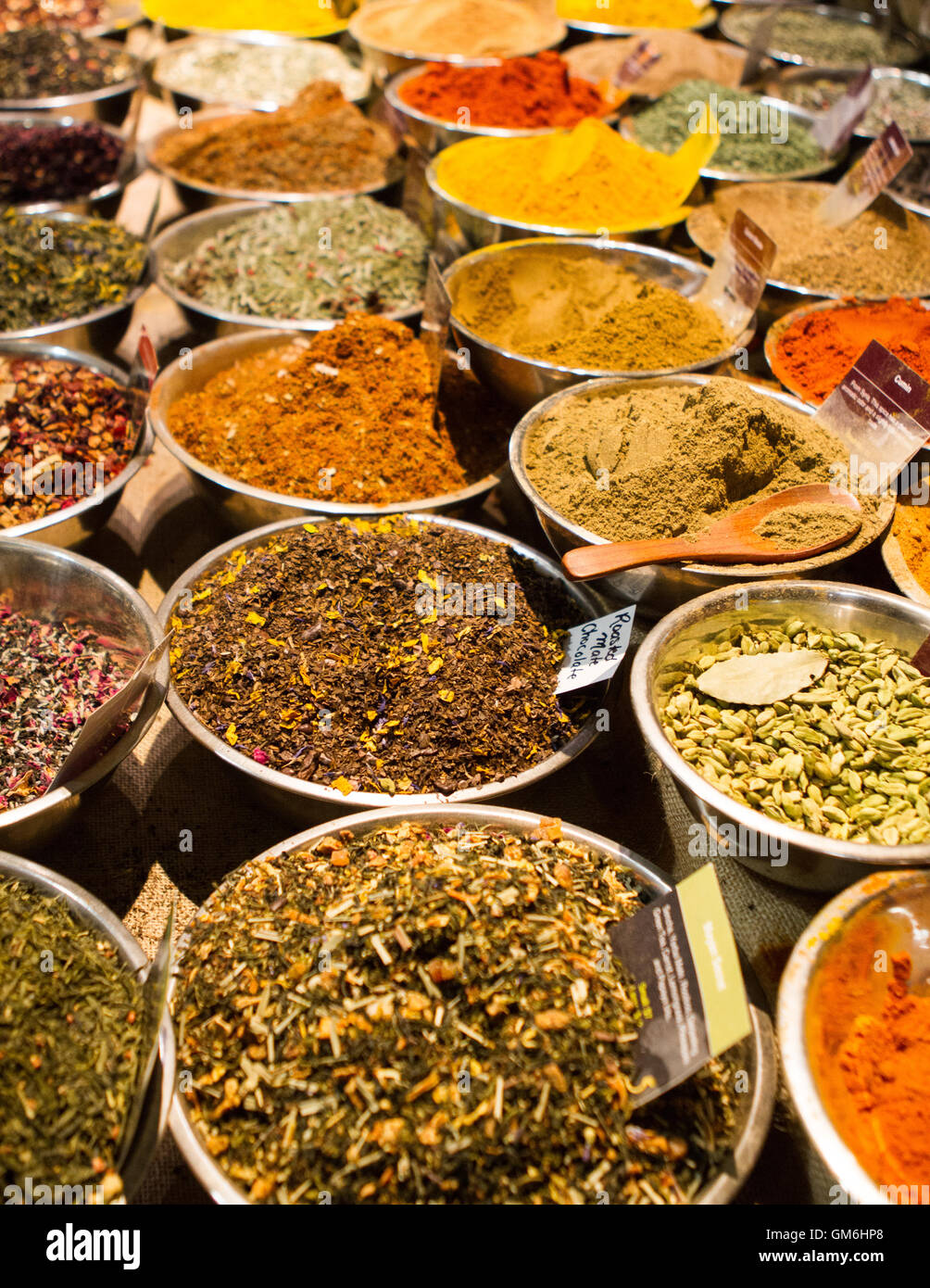 Spices displayed in bowls hi-res stock photography and images - Alamy