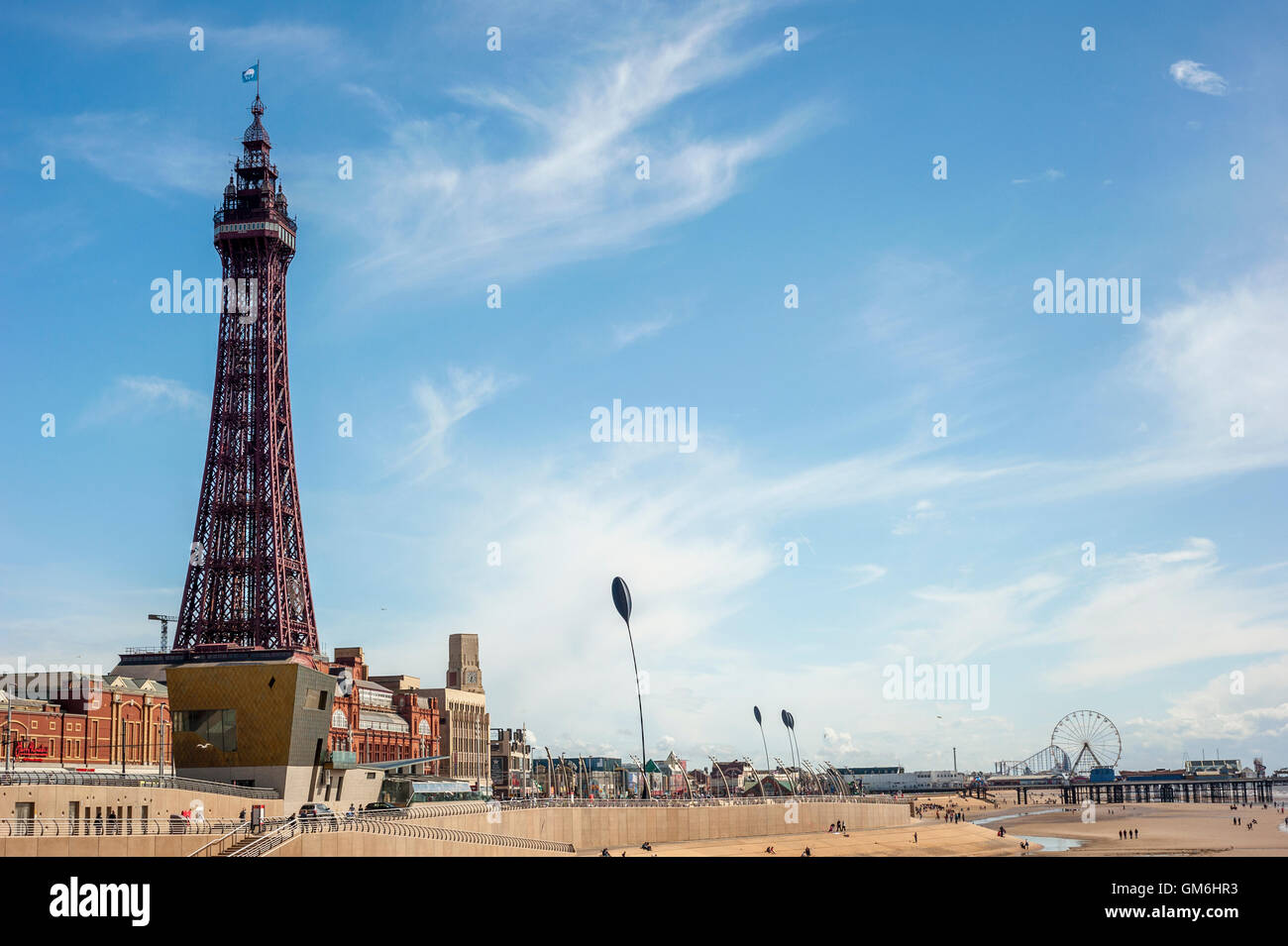 Blackpool Tower and back, Central pier in the background Stock Photo ...