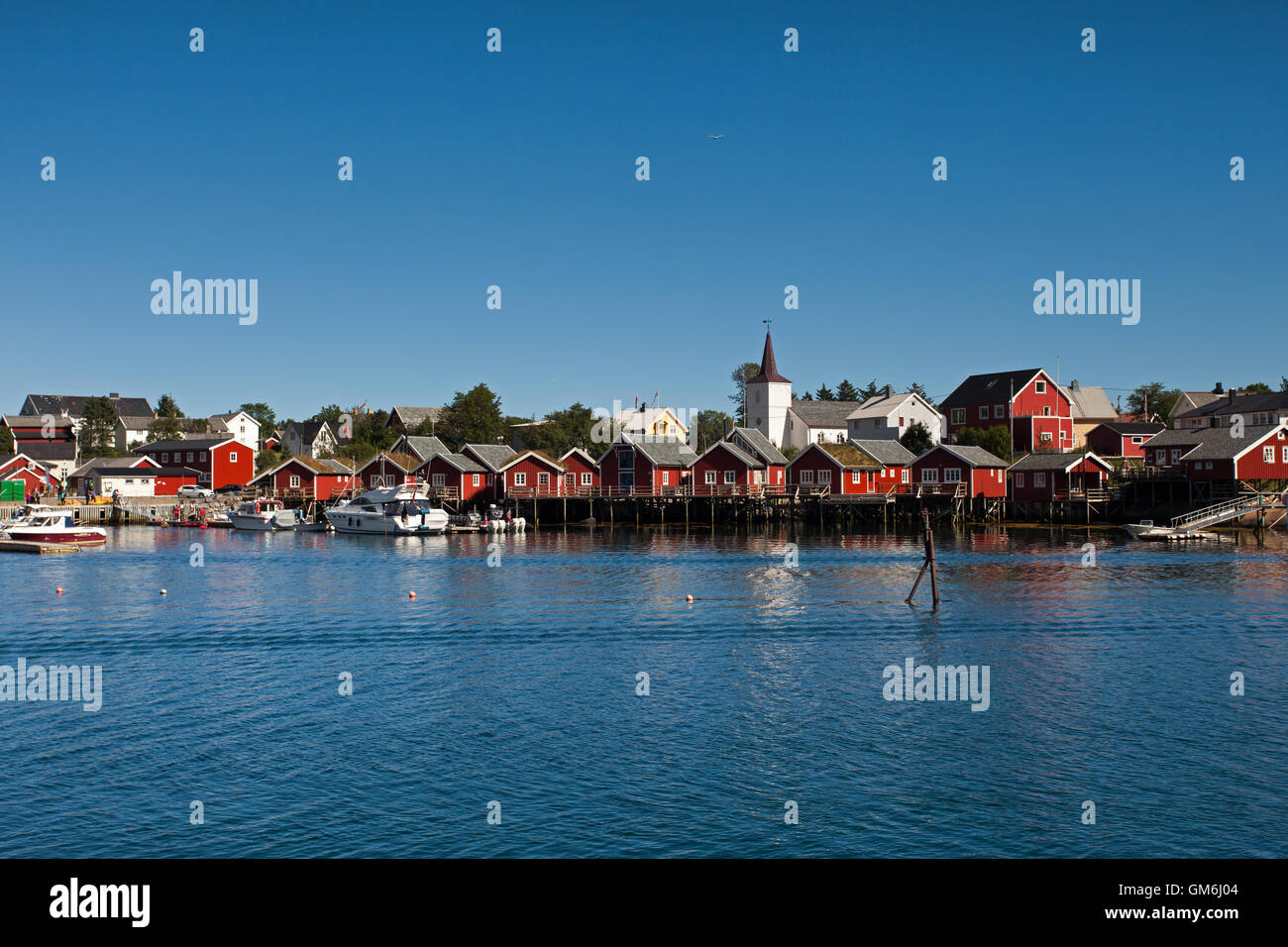 Reine harbor hi-res stock photography and images - Alamy