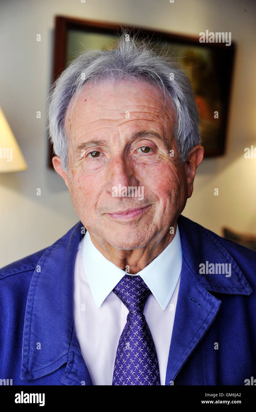 Stars restaurant hi-res stock photography and images - Alamy