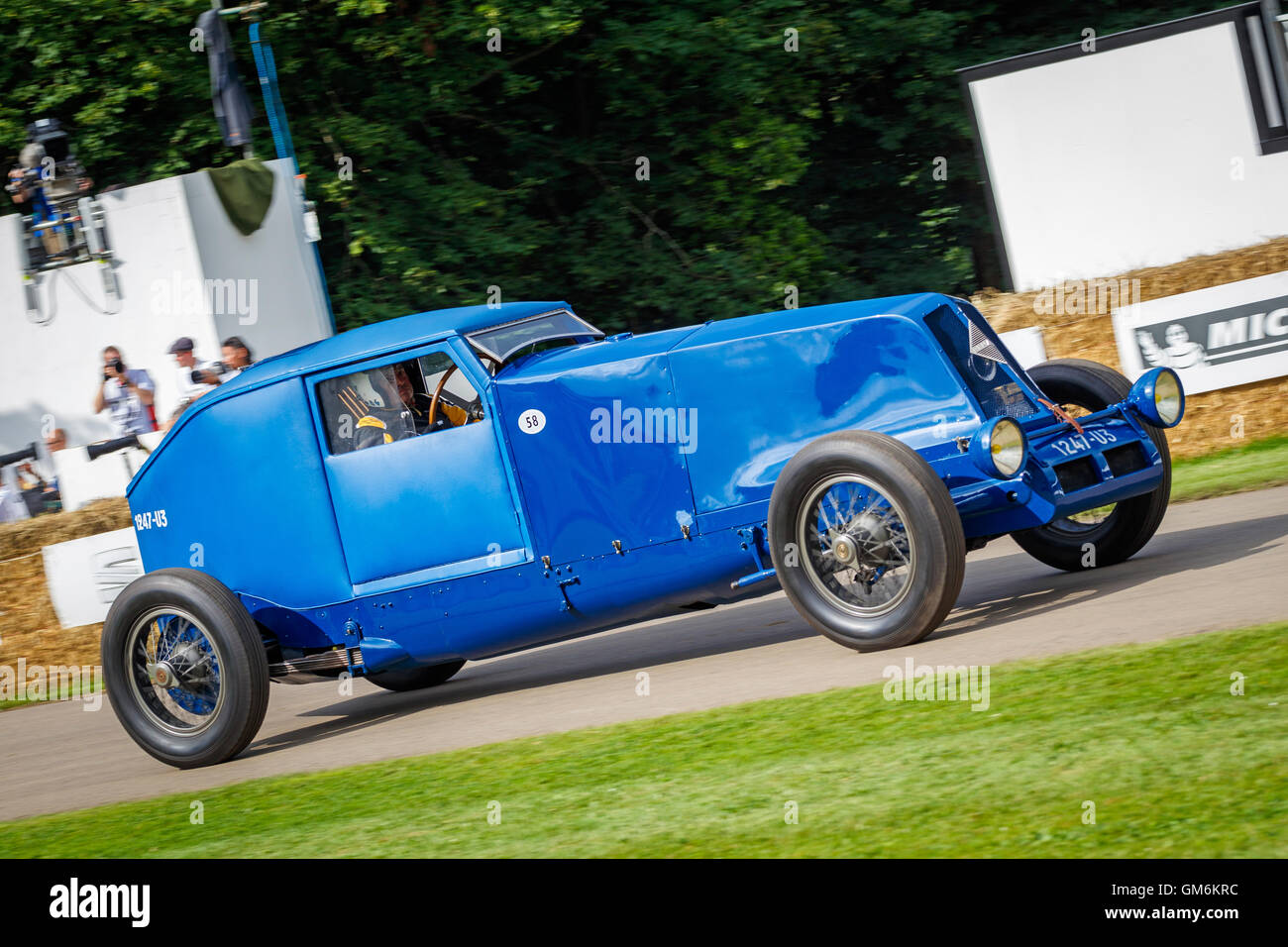1926 Renault 40CV "Montlhery Coupé" with driver Jean-Louis Pichafroy at ...