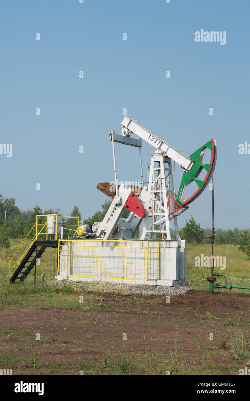 the oil pump pumps Stock Photo - Alamy
