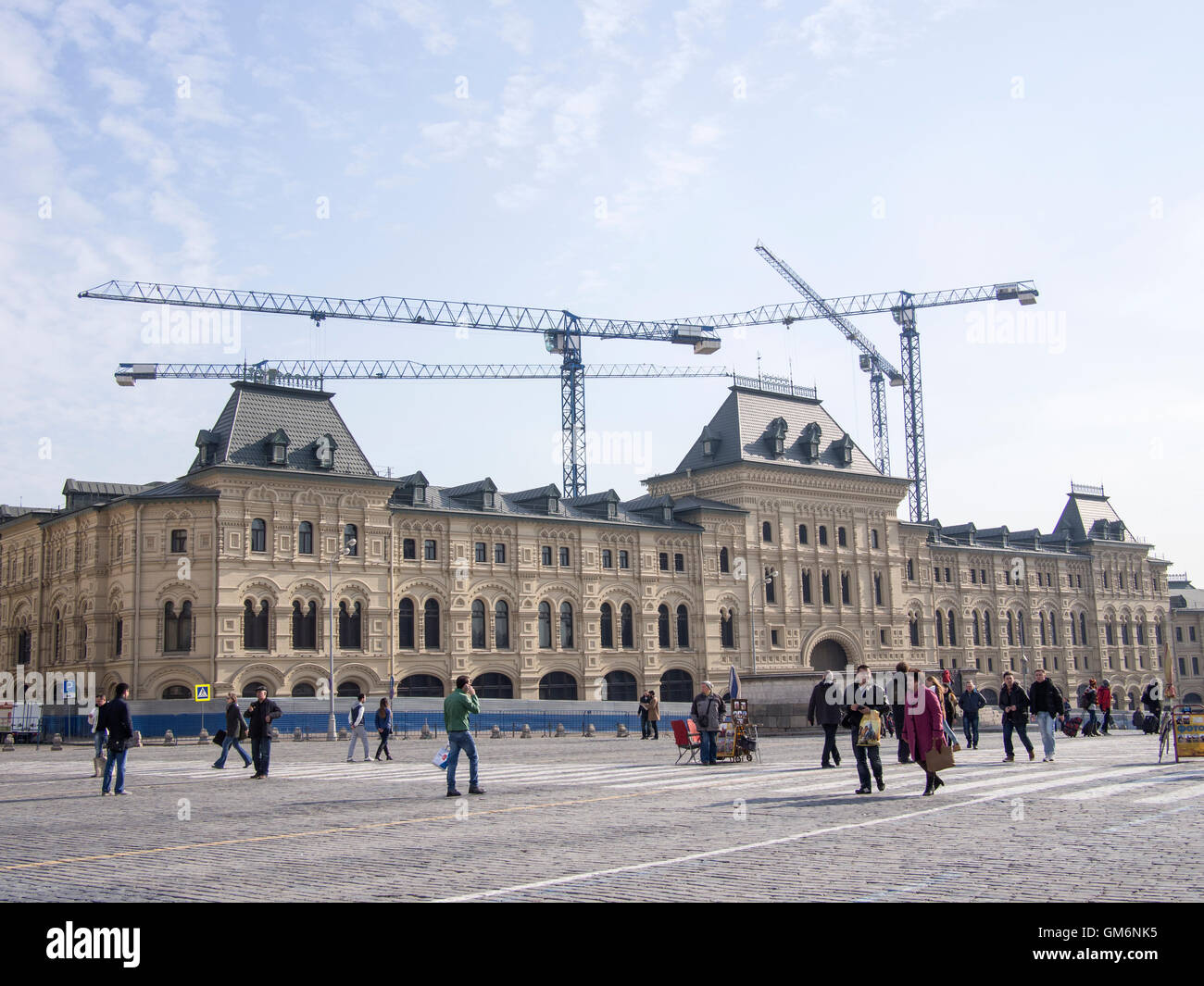 Red Square in Moscow, separates the Kremlin, the former royal citadel ...