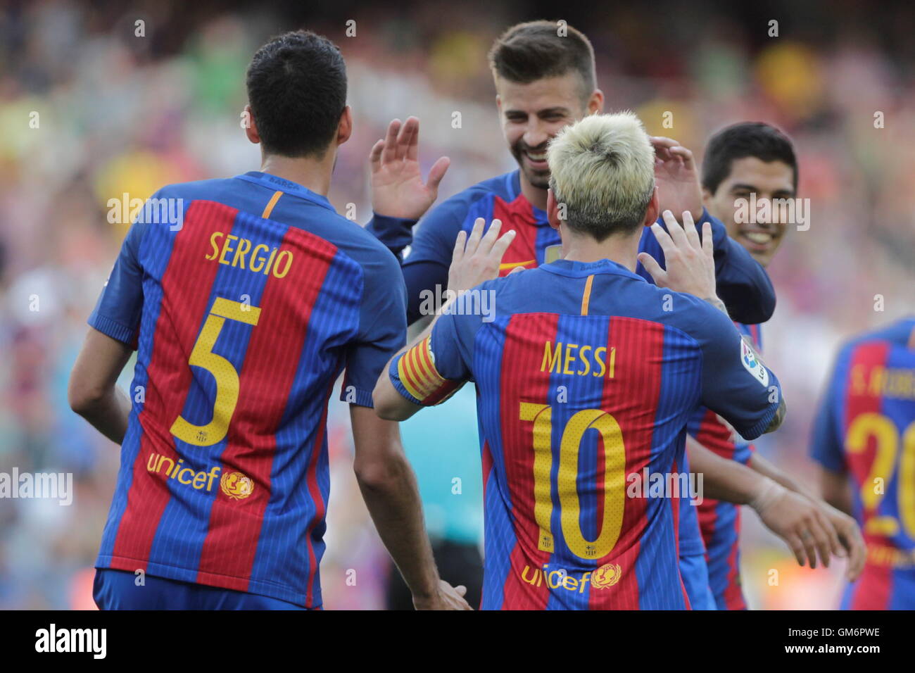 Lionel messi 2016 celebration hi-res stock photography and images - Alamy