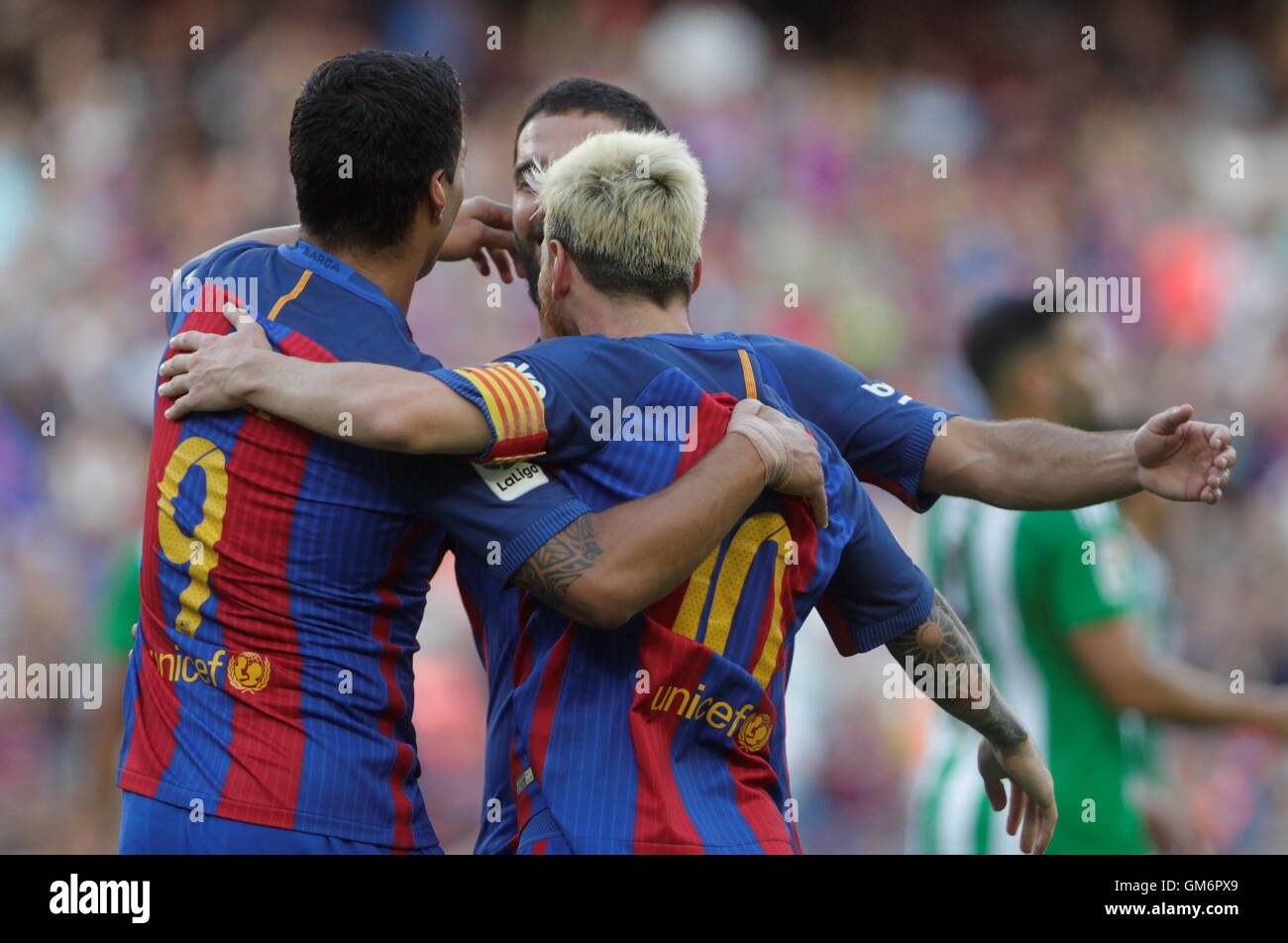 Lionel messi 2016 celebration hi-res stock photography and images - Alamy