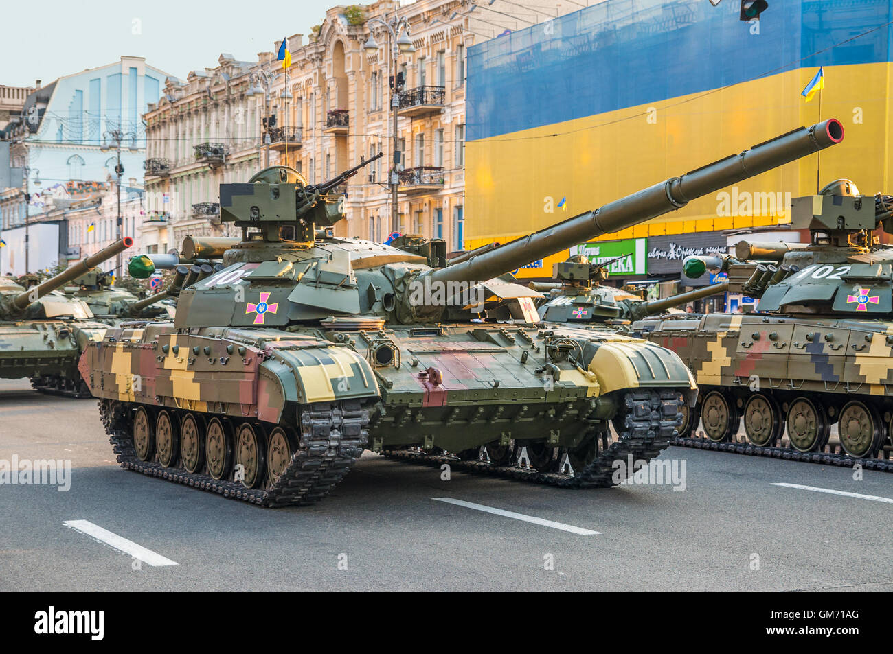 Ukrainian tanks at the military parade rehearsal for 25 years of ...