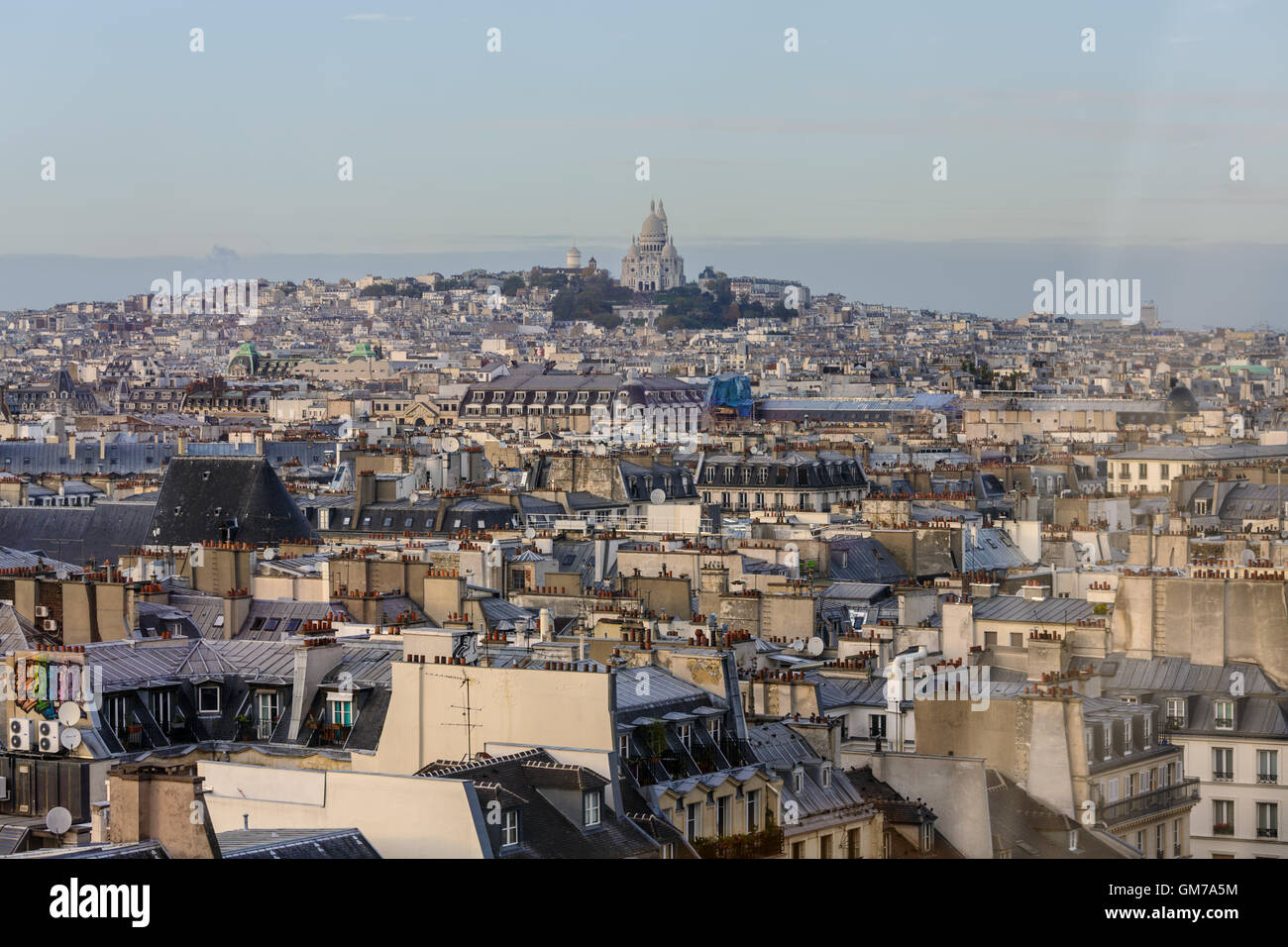 The Sacre-Coeur basilica in Montmartre Stock Photo - Alamy