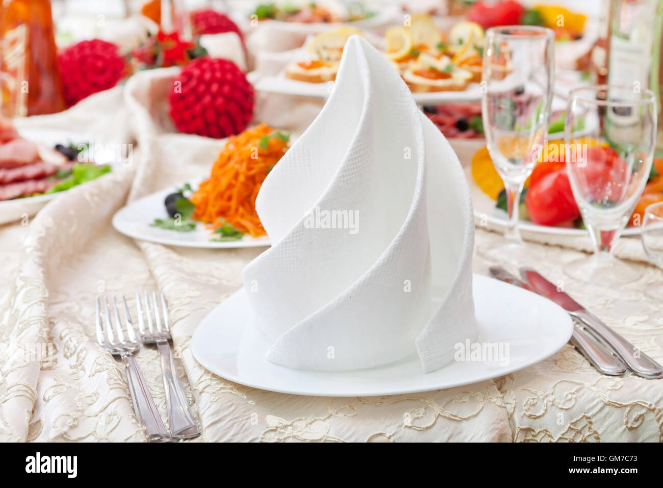 Wedding table setting Stock Photo - Alamy