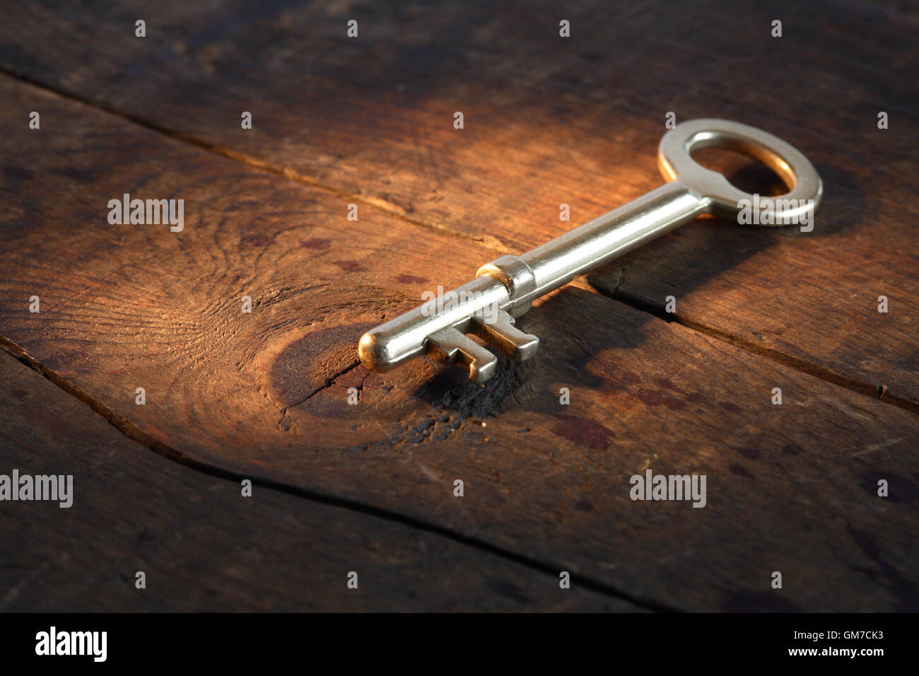 Old golden key lock hi-res stock photography and images - Alamy
