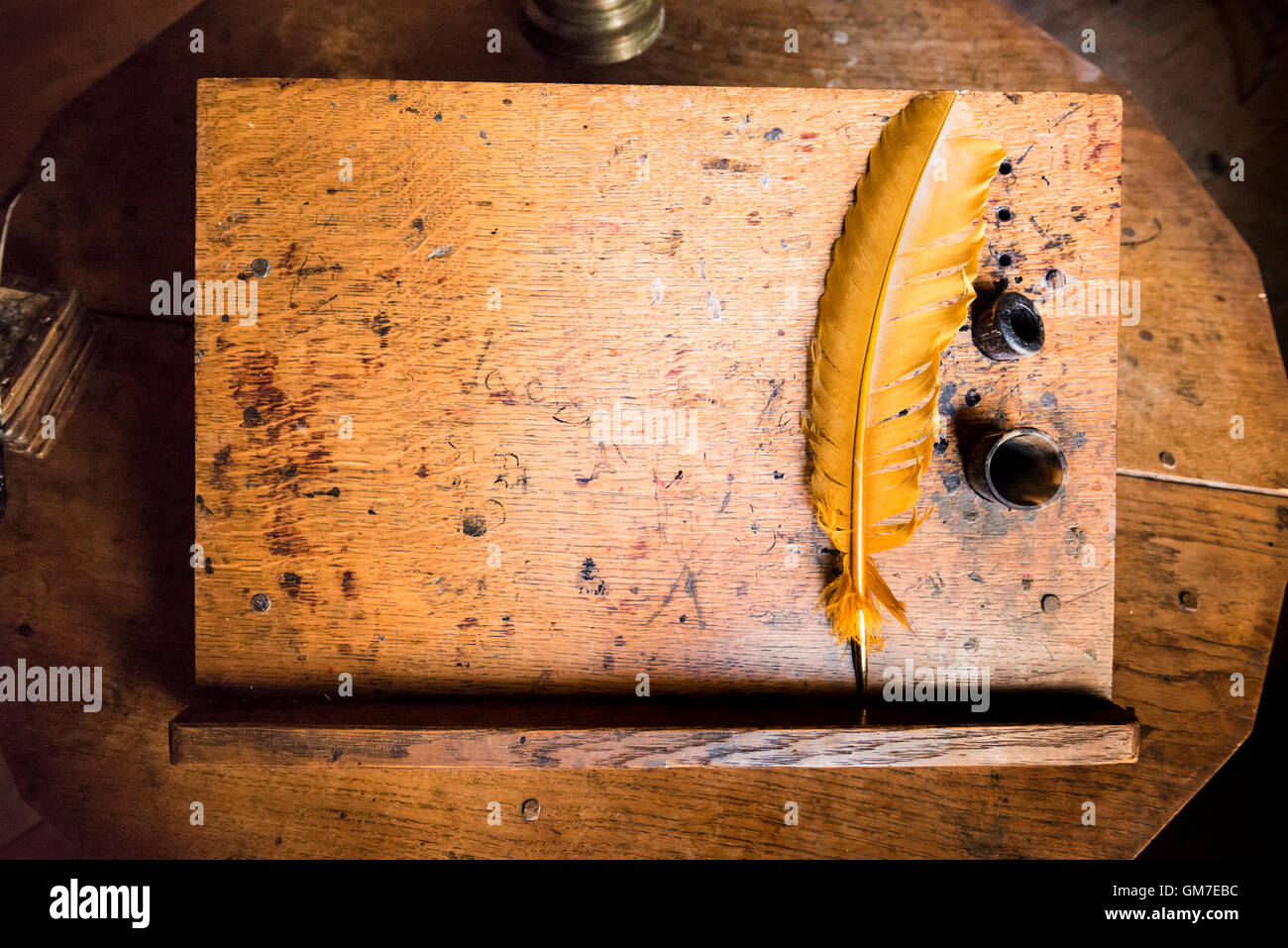 Ink quill hi-res stock photography and images - Alamy