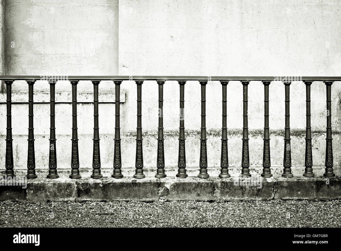 Boundary wall railings hi-res stock photography and images - Alamy