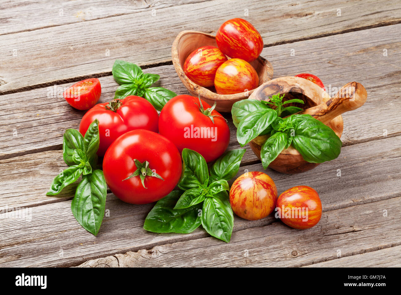 Fresh garden basil tomatoes hi-res stock photography and images - Alamy