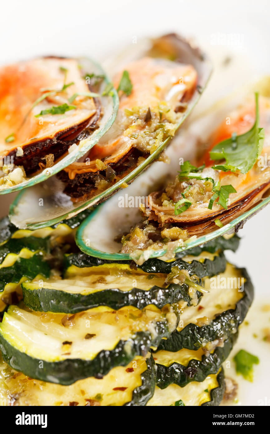 mussels with zucchini Stock Photo - Alamy