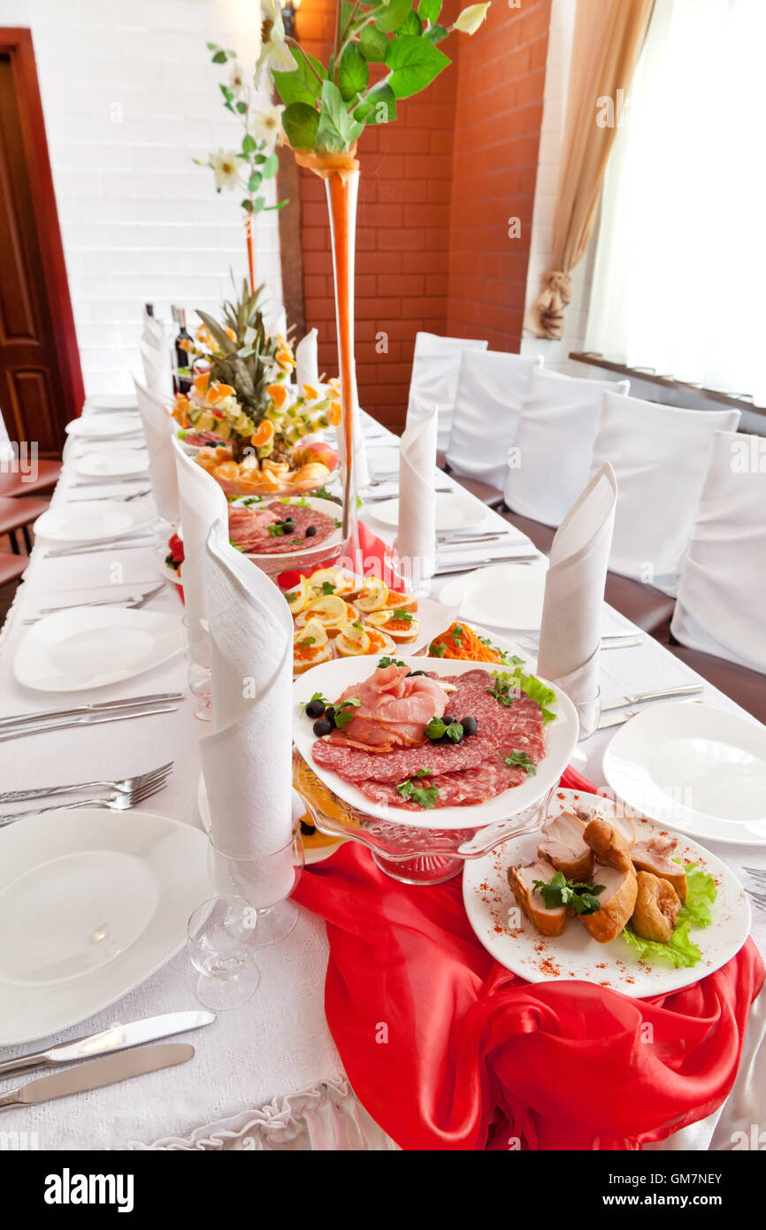 Wedding table setting Stock Photo - Alamy