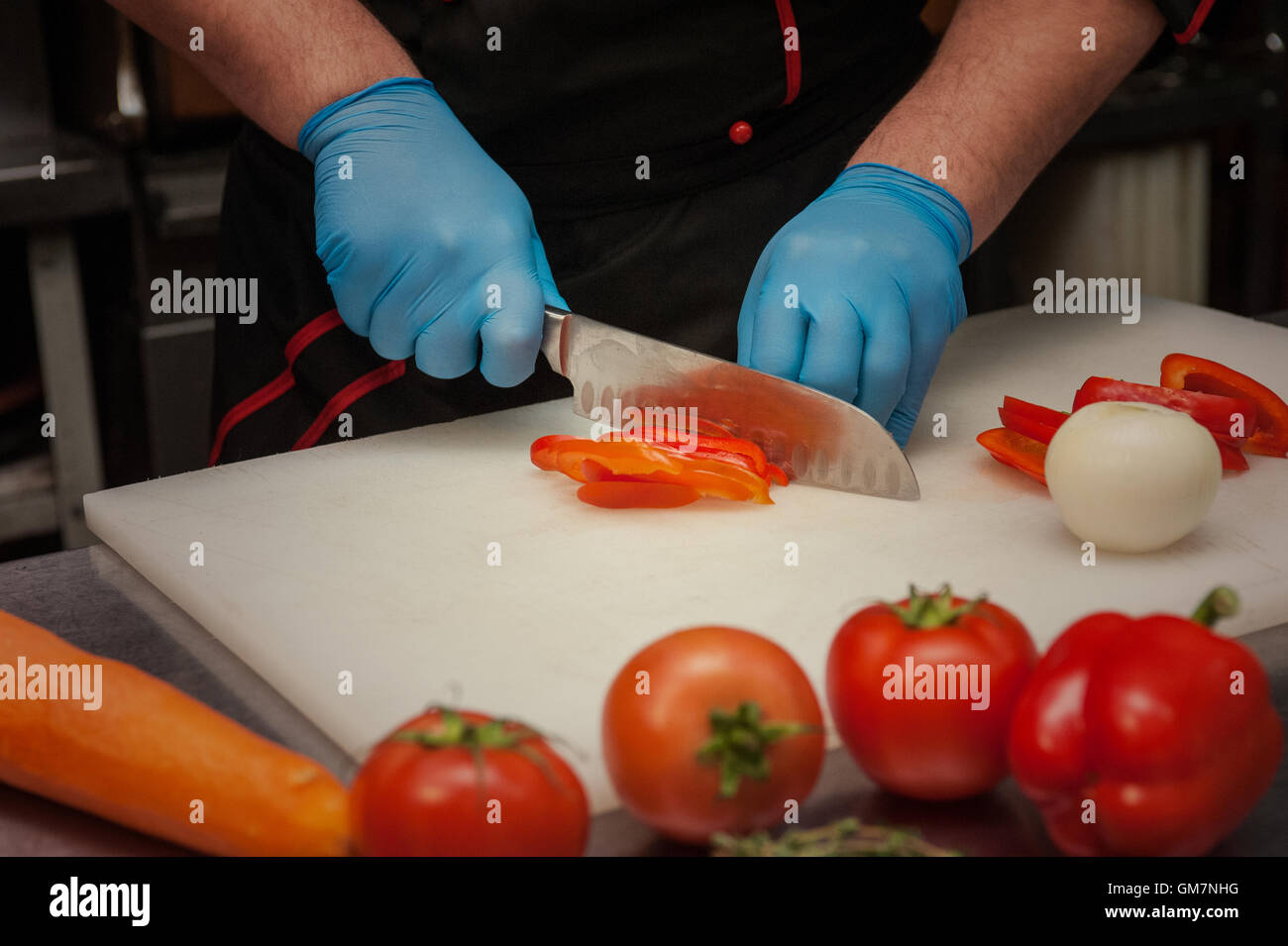 Chef cutting vegetables Stock Photo - Alamy