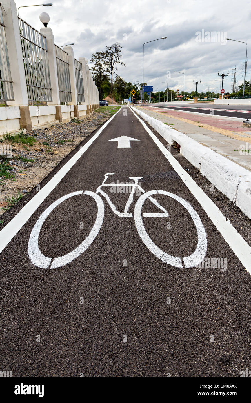 Bicycle Lane Symbol On Road Stock Photos & Bicycle Lane Symbol On Road ...