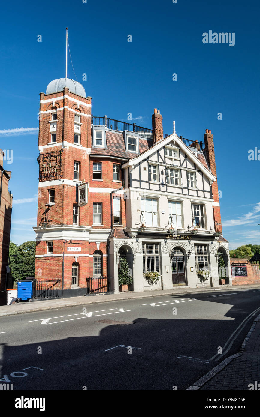 White hart in barnes hi-res stock photography and images - Alamy
