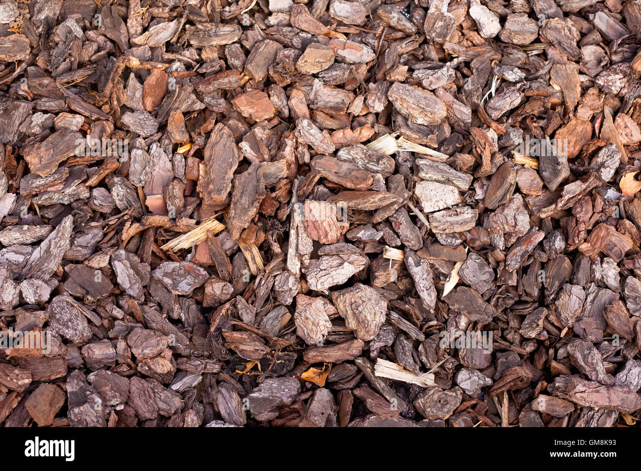 Bark mulch background Stock Photo - Alamy