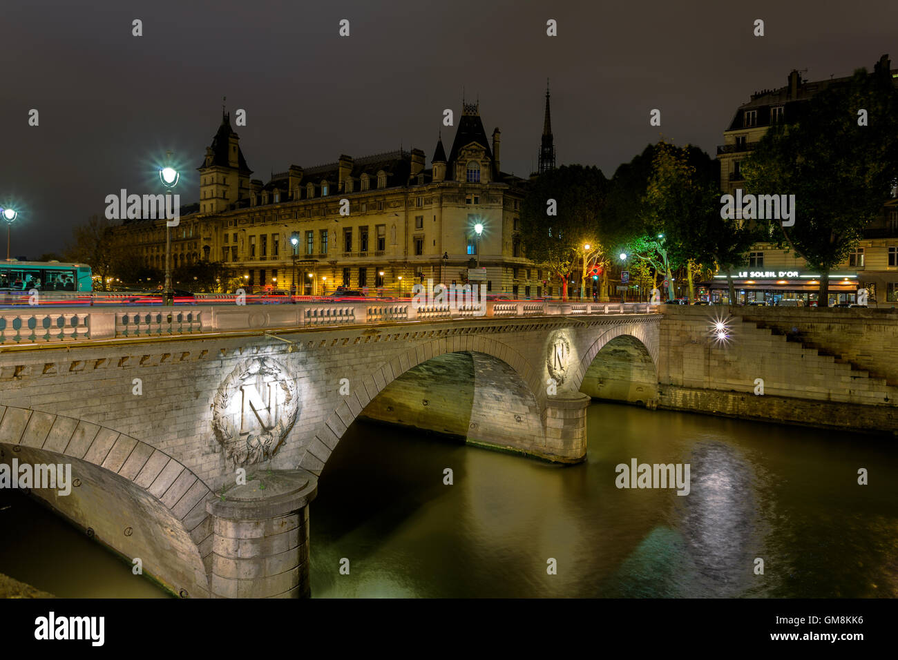 France Paris - Pont Neuf bridge at night Stock Photo - Alamy